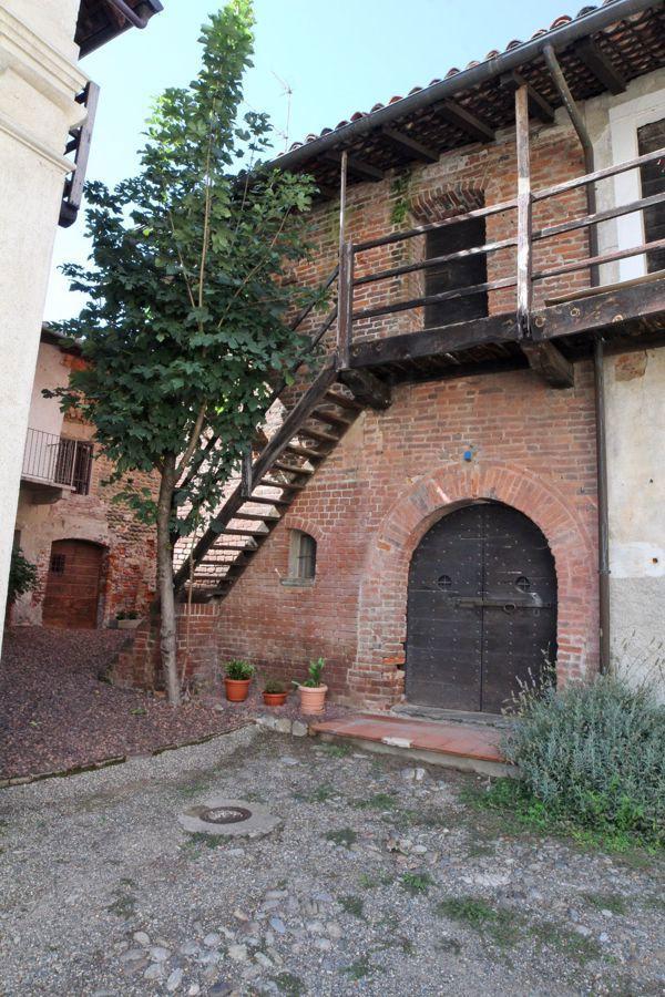 Esercizio commerciale in vendita a Sizzano