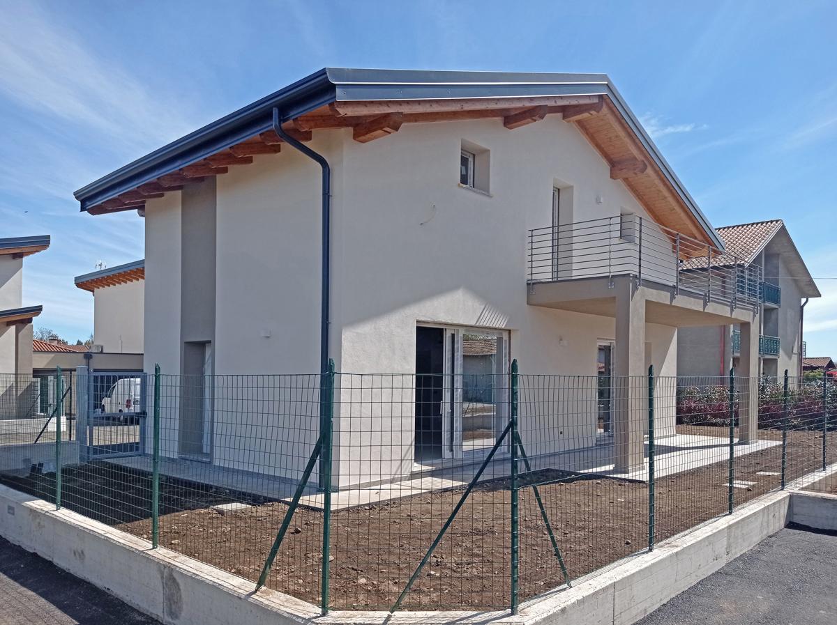 Villa in vendita a Oleggio Castello