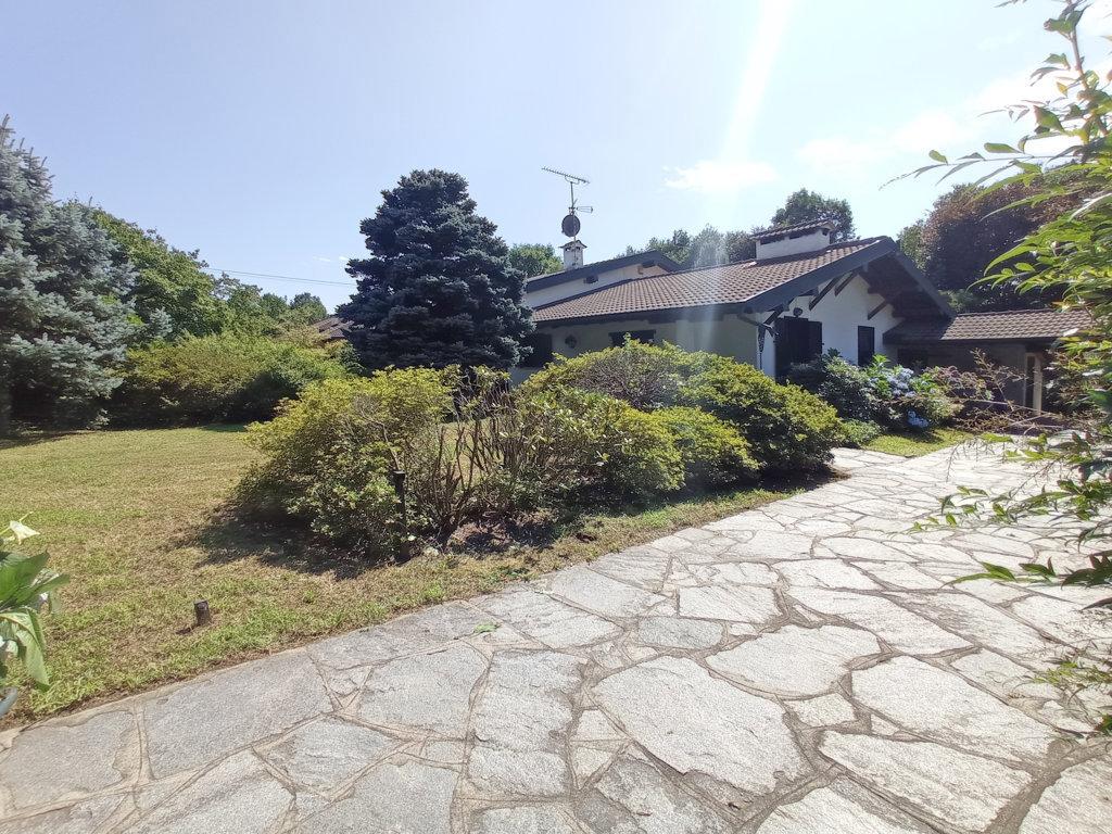 Villa in vendita a Oleggio Castello