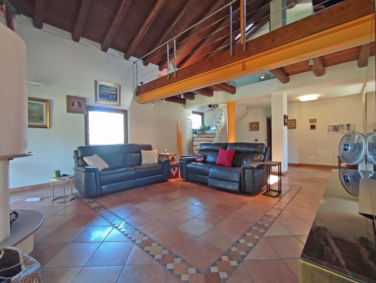 Villa in affitto a Dormelletto