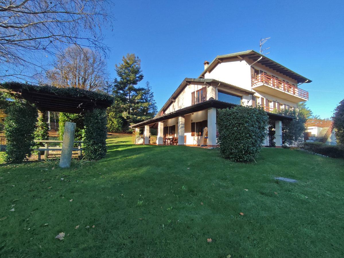 Villa in vendita a Arona