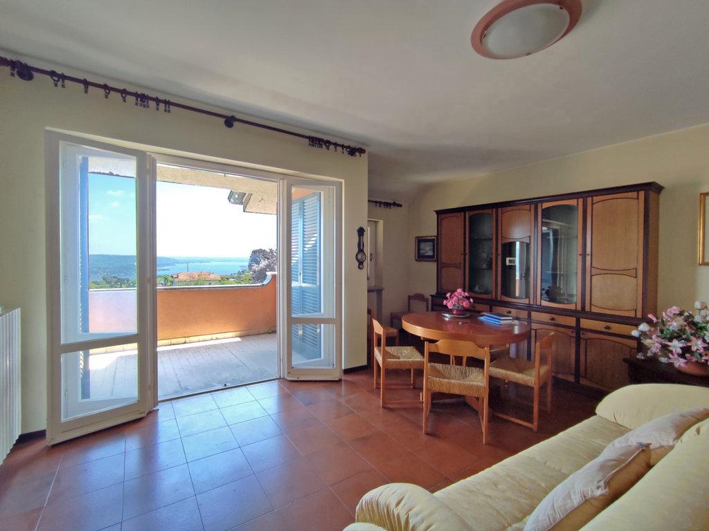 Appartamento in vendita a Nebbiuno