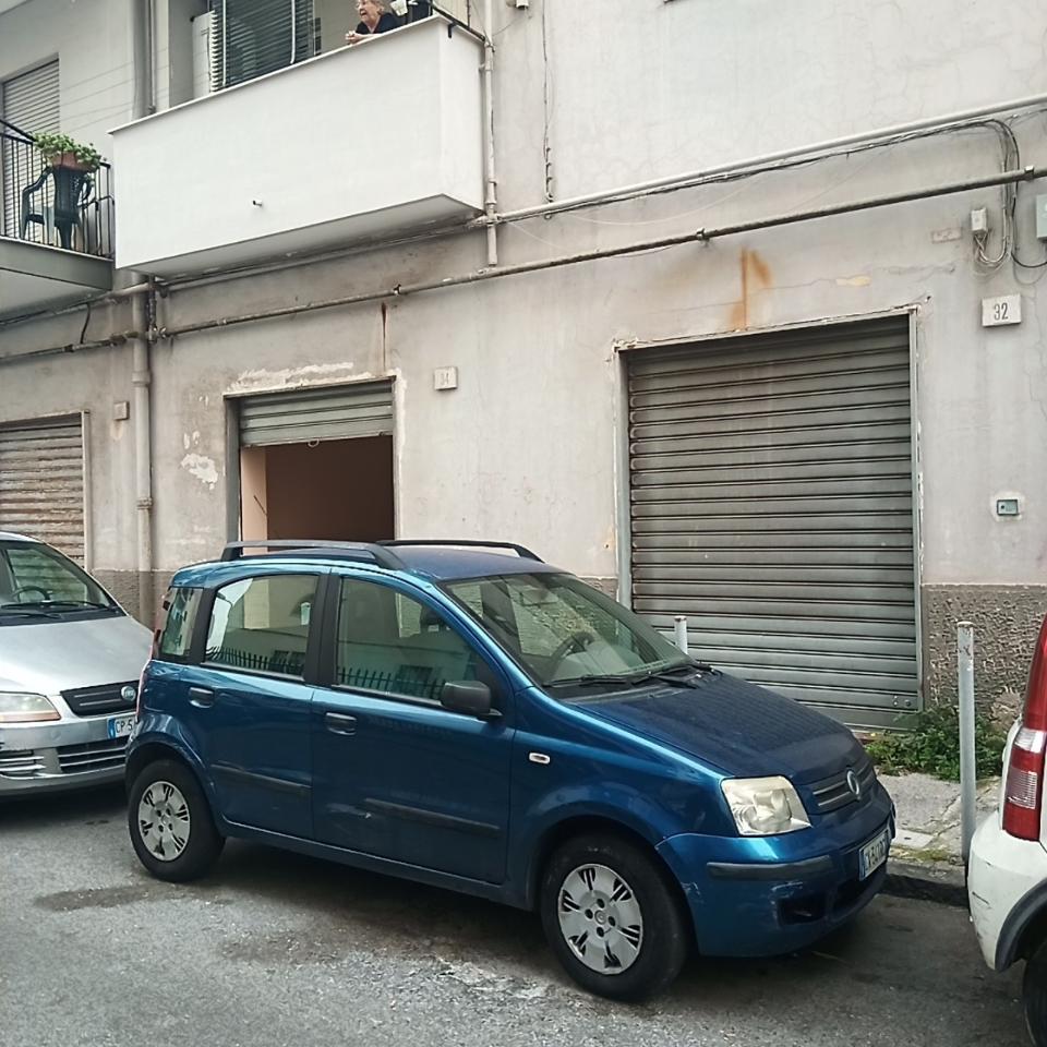Negozio in vendita a Napoli