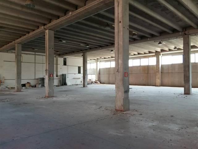 Capannone in vendita a Caserta