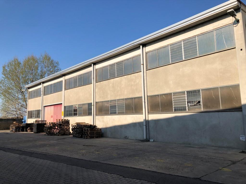 Capannone in vendita a Zibido San Giacomo