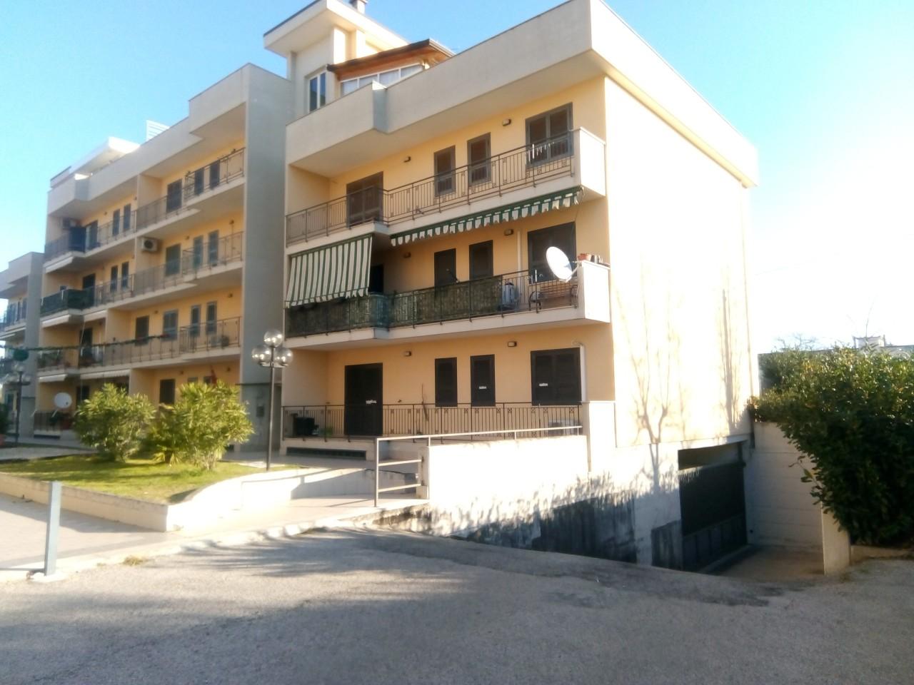 Ufficio in vendita a Cesa
