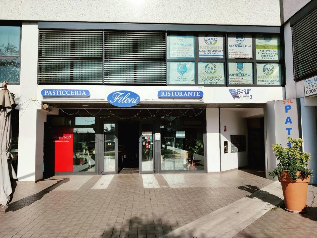 Palazzina commerciale in vendita a Macerata