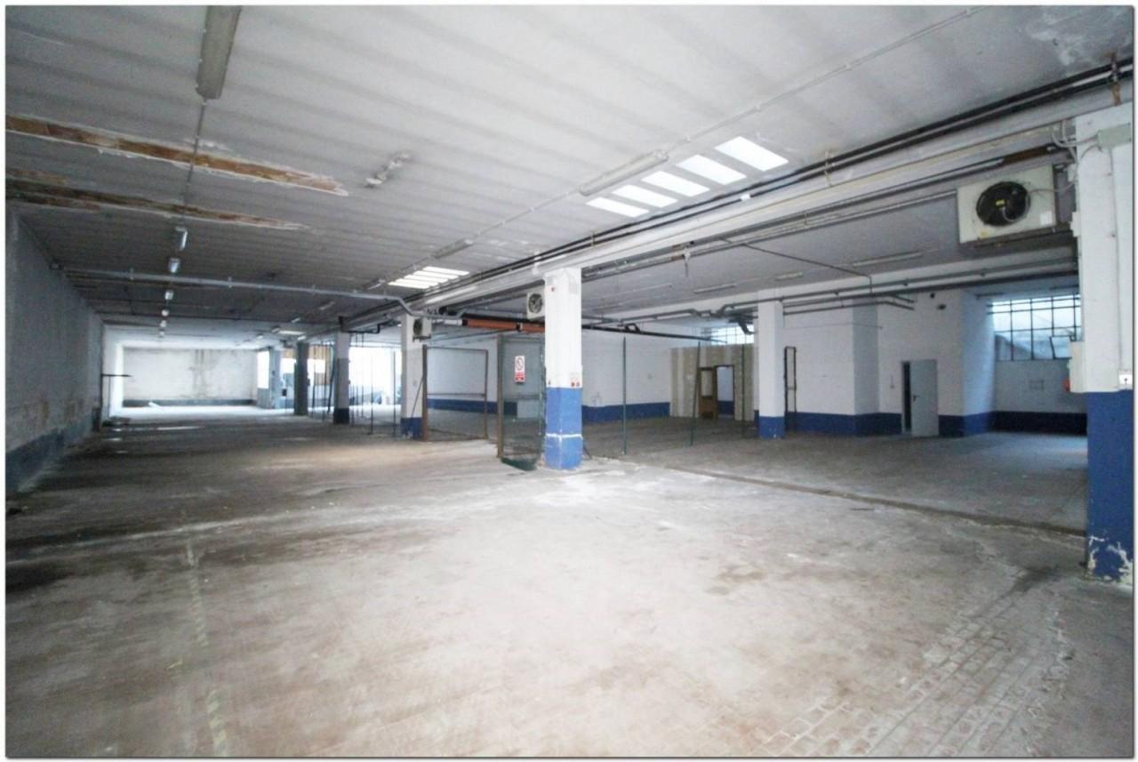 Capannone in vendita a Vercelli