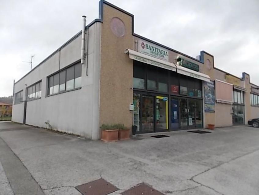 Capannone in vendita a Pergola