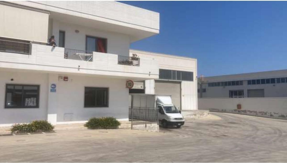 Capannone in vendita a Modugno