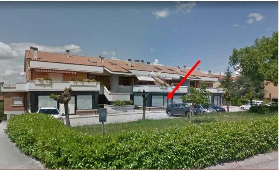 Palazzina commerciale in vendita a Fabriano