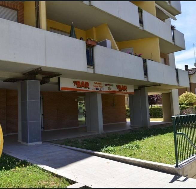 Palazzina commerciale in vendita a Perugia
