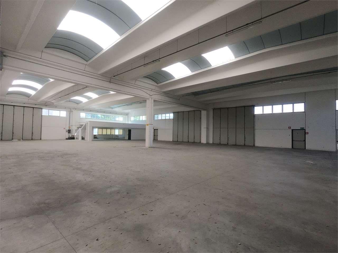 Capannone in vendita a San Costanzo