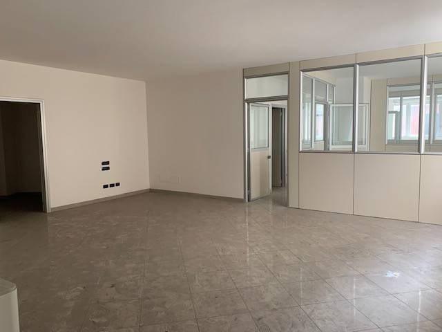 Ufficio in vendita a Cantu'