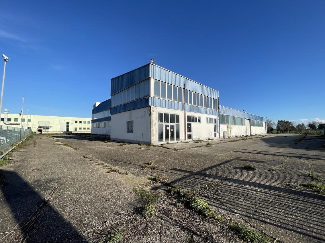 Capannone in vendita a Porto Recanati