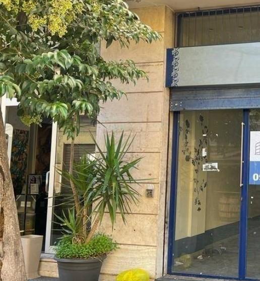 Palazzina commerciale in vendita a Cosenza