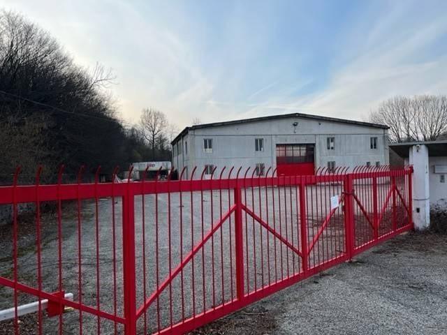 Capannone in vendita a Lombardore