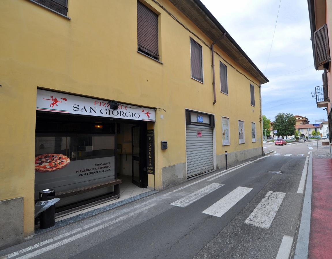 Esercizio commerciale in vendita a Casorezzo