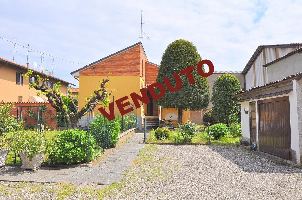 Villa in vendita a Inveruno