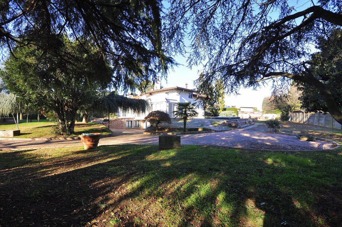 Villa in vendita a Inveruno