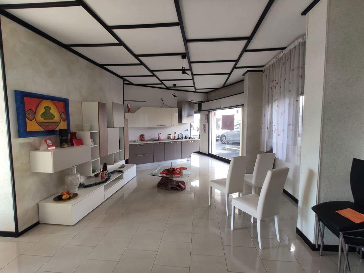 Negozio in affitto a Reggio Calabria