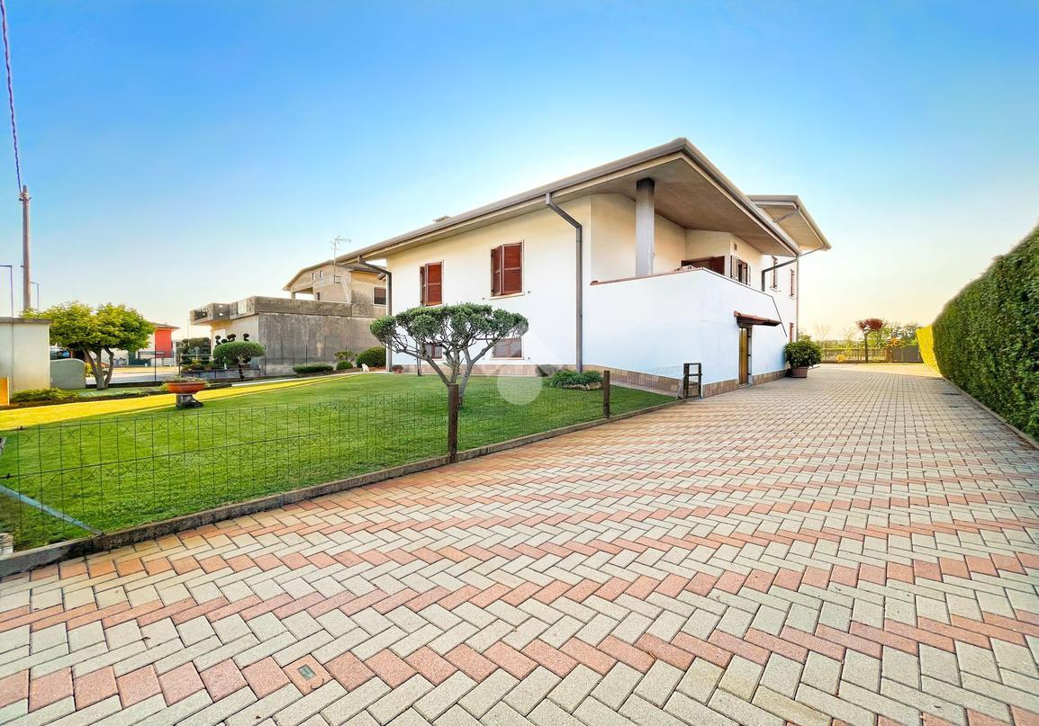 Villa in vendita a Oppeano