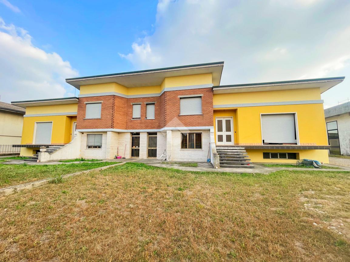 Villa in vendita a Isola Rizza