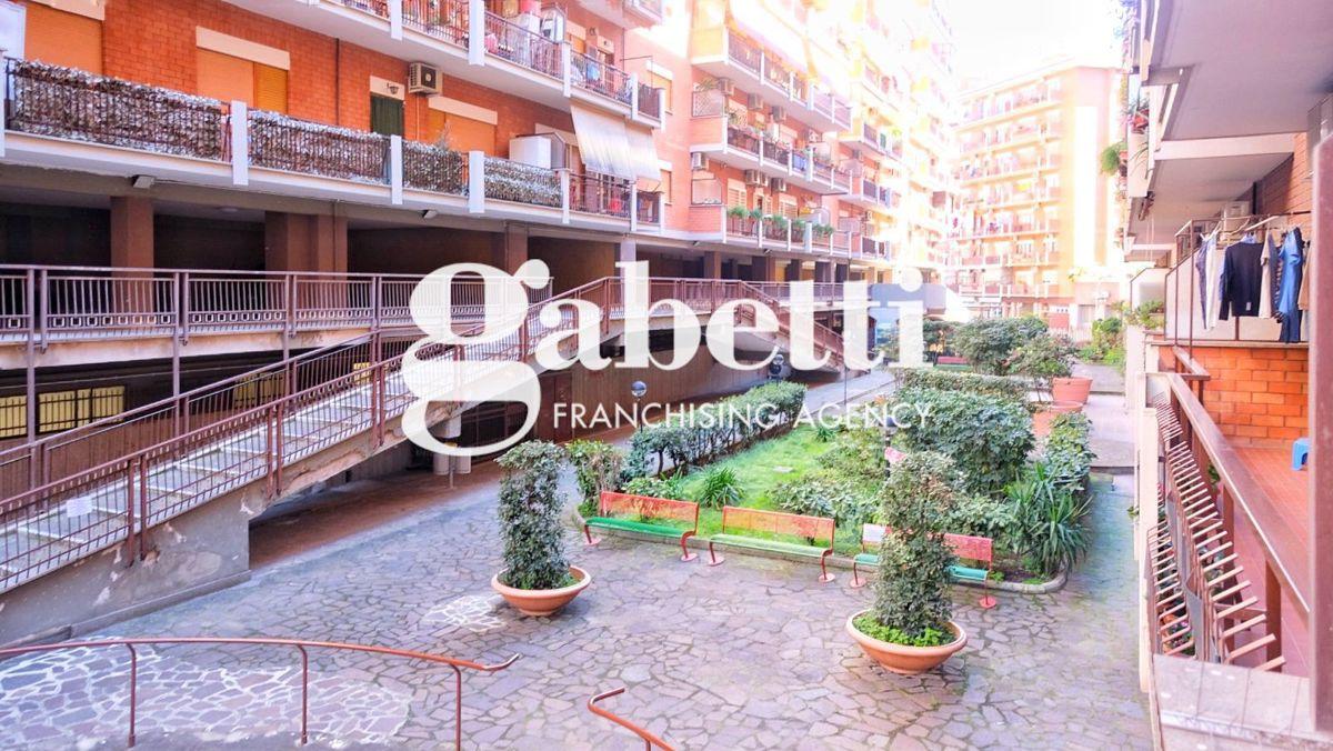 Quadrilocale in Via Pisino, Roma