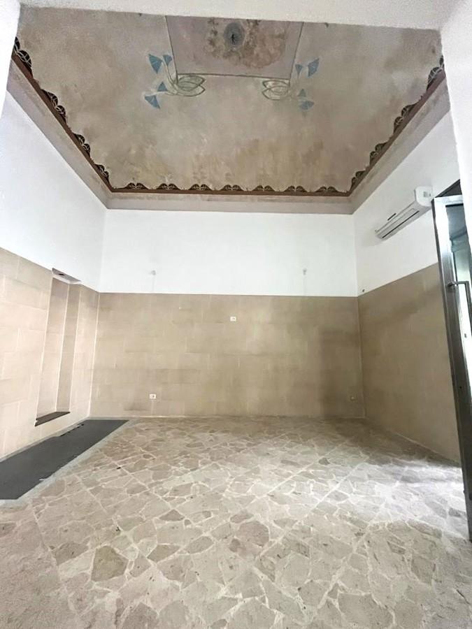Negozio in affitto a Lecce