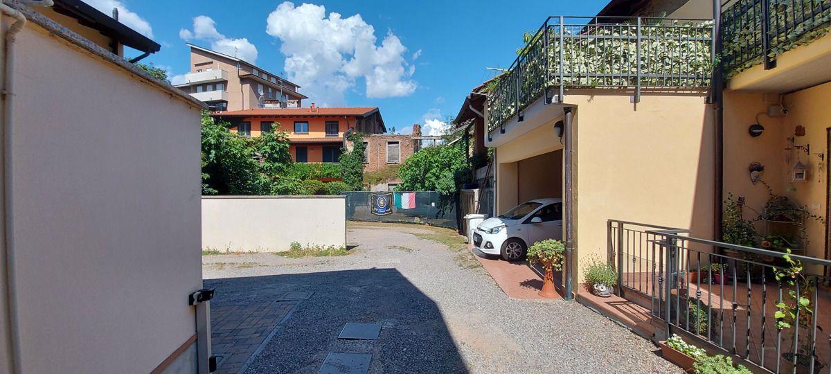 Rustico in vendita a Busto Garolfo