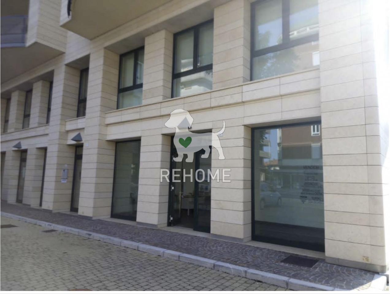 Esercizio commerciale in vendita a Udine
