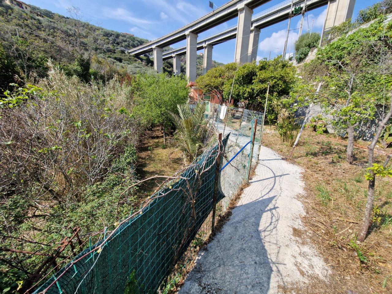 Rustico in vendita a Imperia