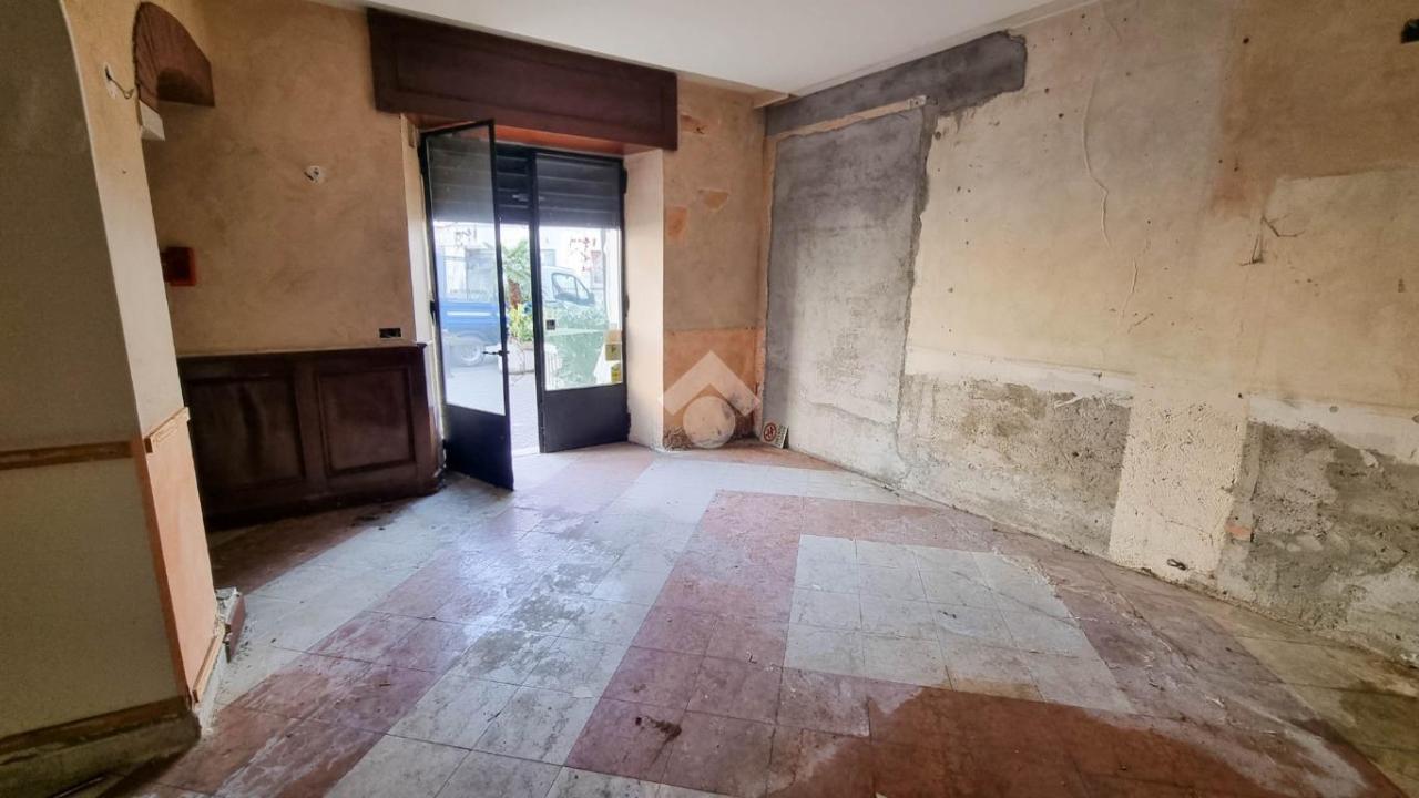 Negozio in affitto a Brivio