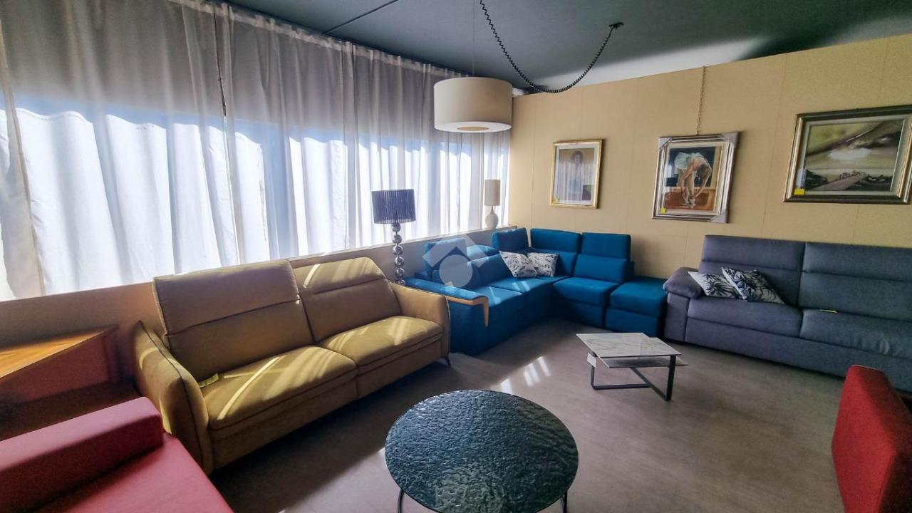 Capannone in vendita a Brivio