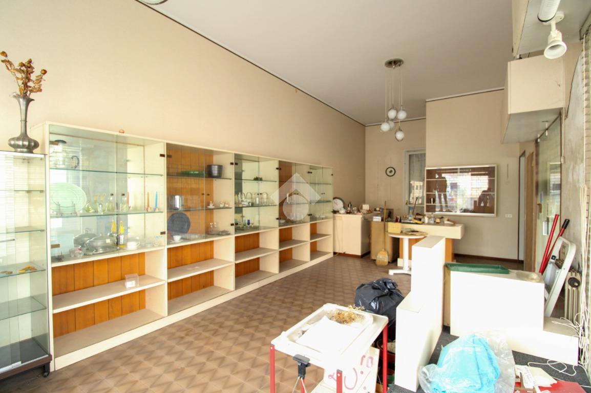 Negozio in vendita a Olginate