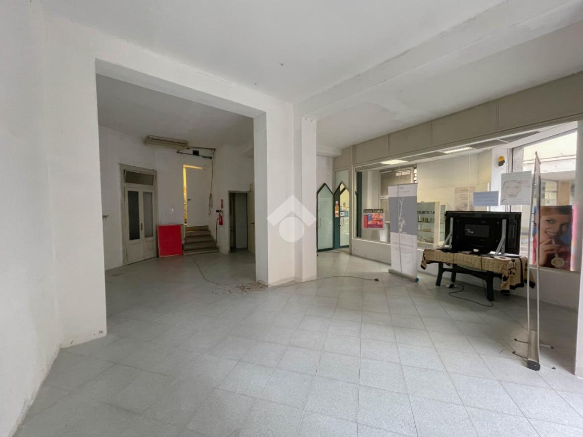 Negozio in affitto a Olginate