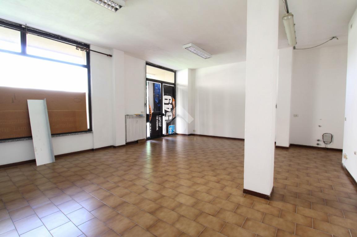 Negozio in vendita a Barzago