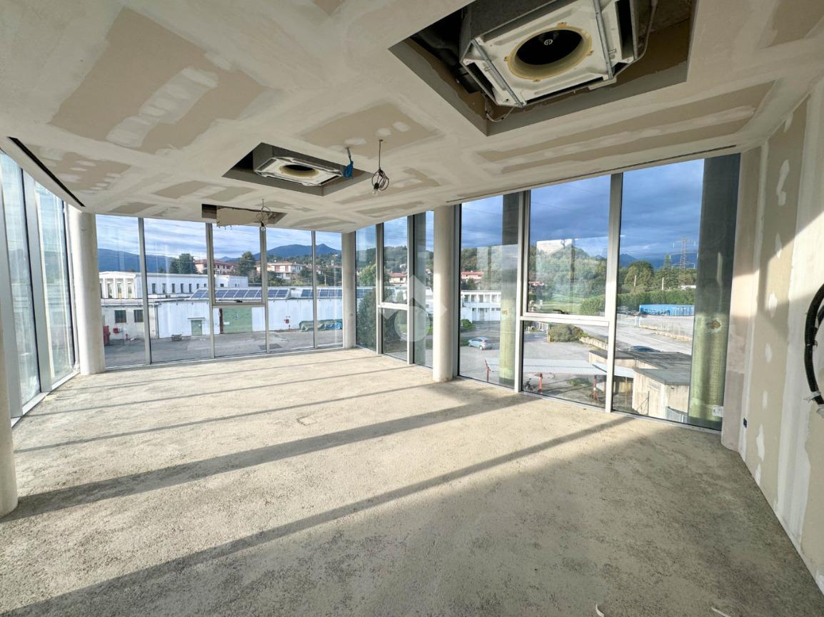 Ufficio in affitto a Sirone