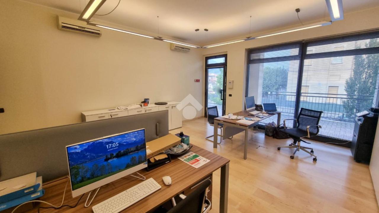Ufficio in affitto a Brivio