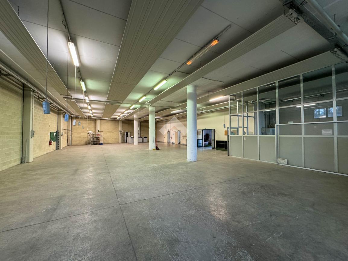 Capannone in affitto a Oggiono