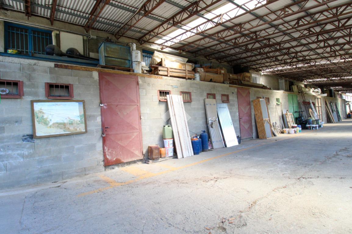 Capannone in vendita a Osnago