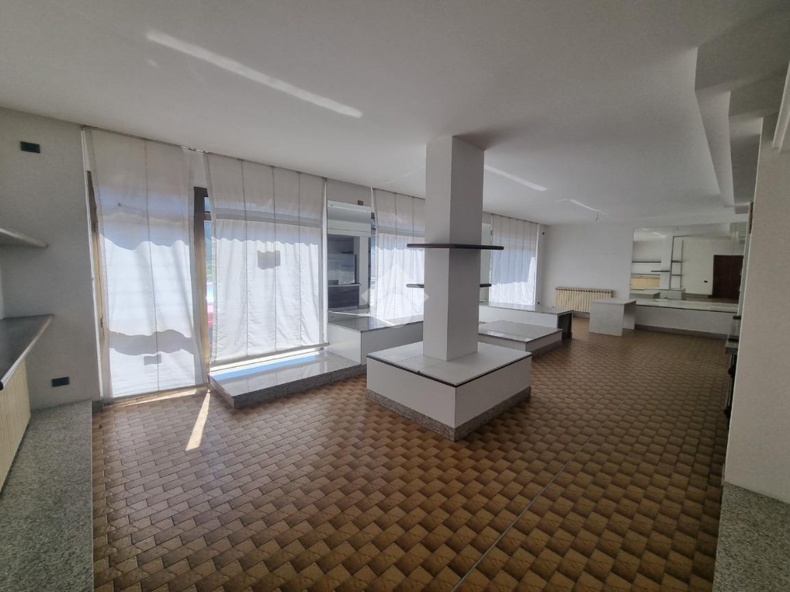 Negozio in vendita a Olgiate Molgora