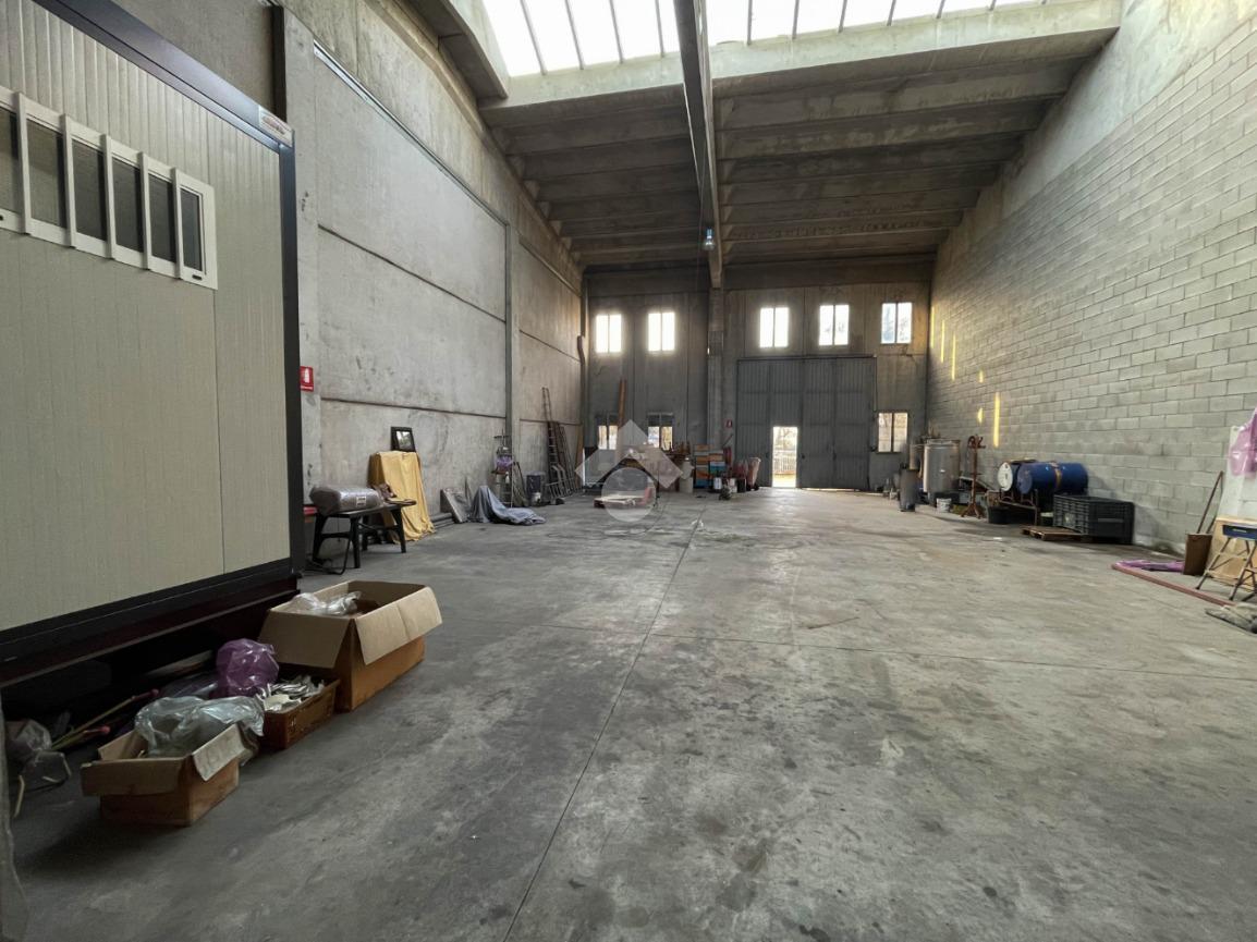 Capannone in vendita a Vigano'