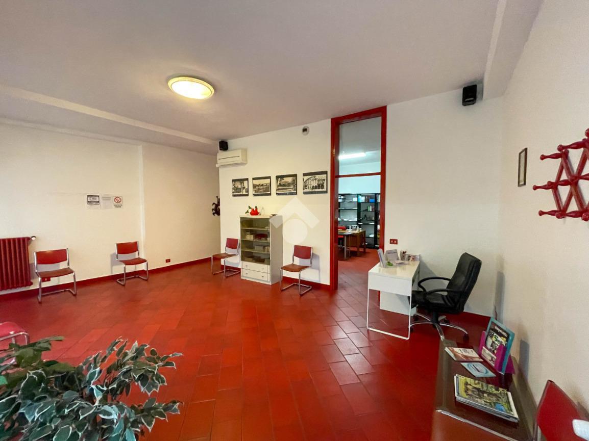 Ufficio in affitto a Merate