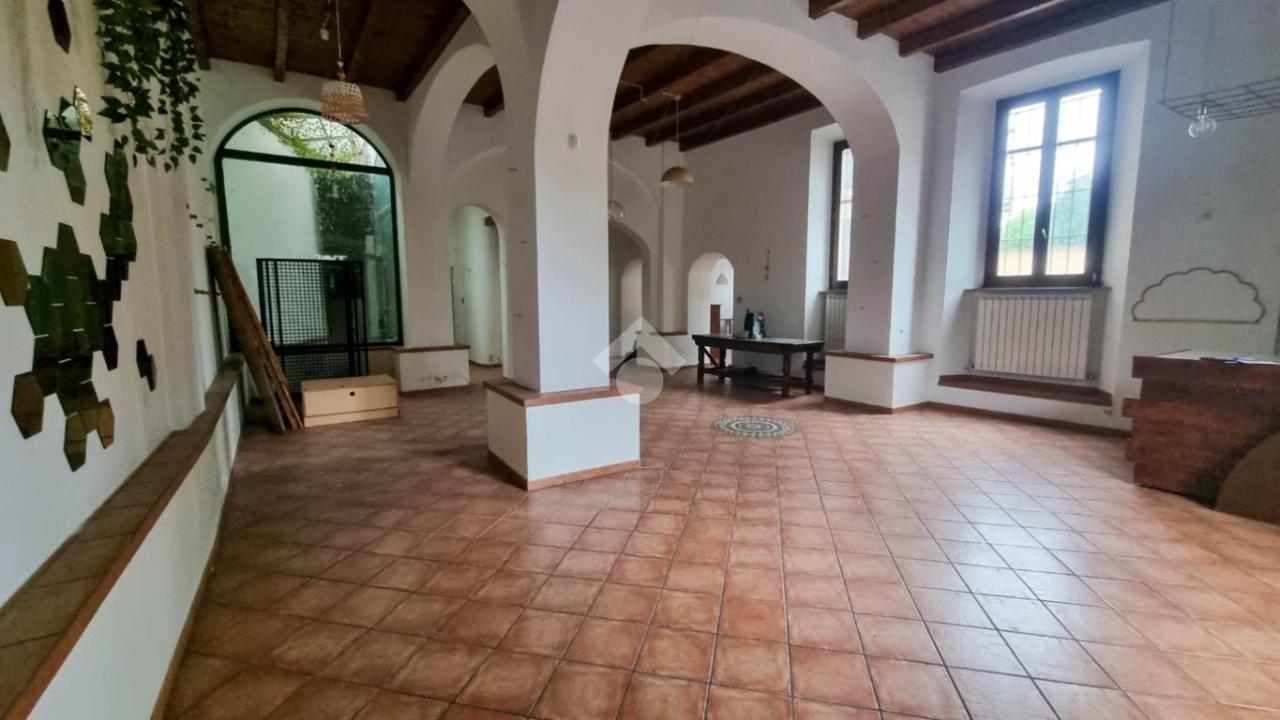 Negozio in vendita a Brivio