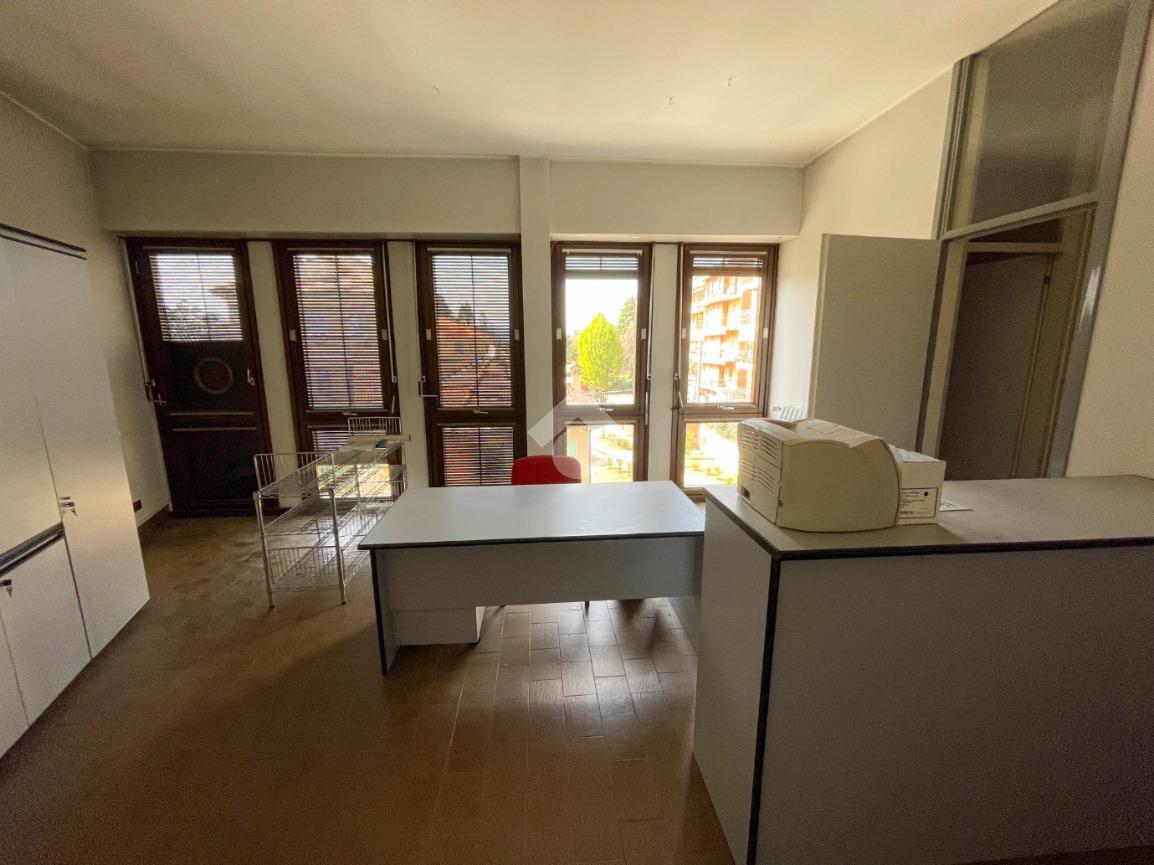 Ufficio in affitto a Merate