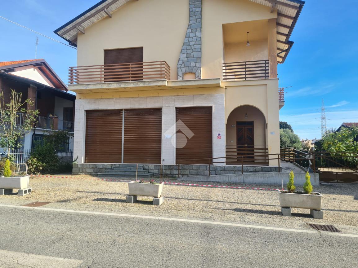 Negozio in affitto a Corio