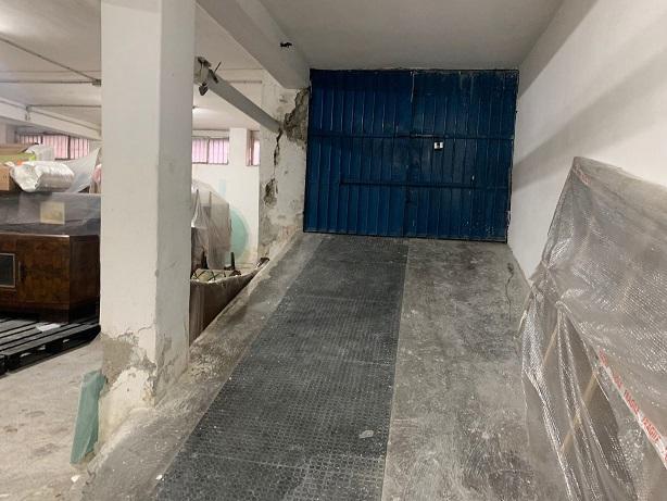 Magazzino in vendita a Napoli