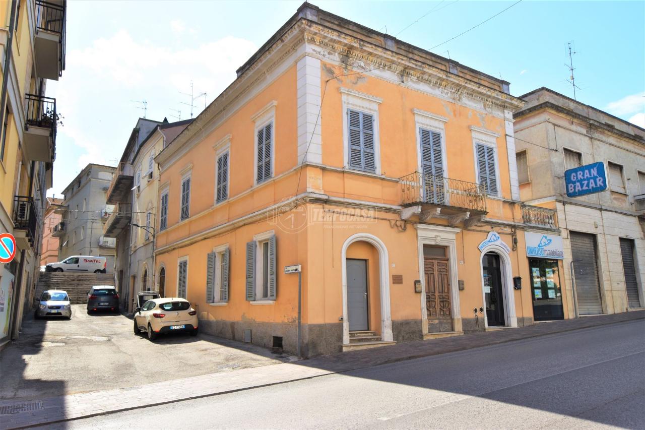 Palazzo in vendita a Cupra Marittima