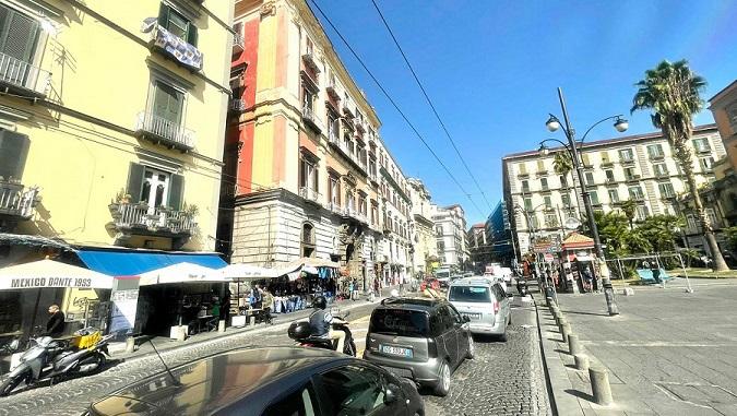 Negozio in vendita a Napoli